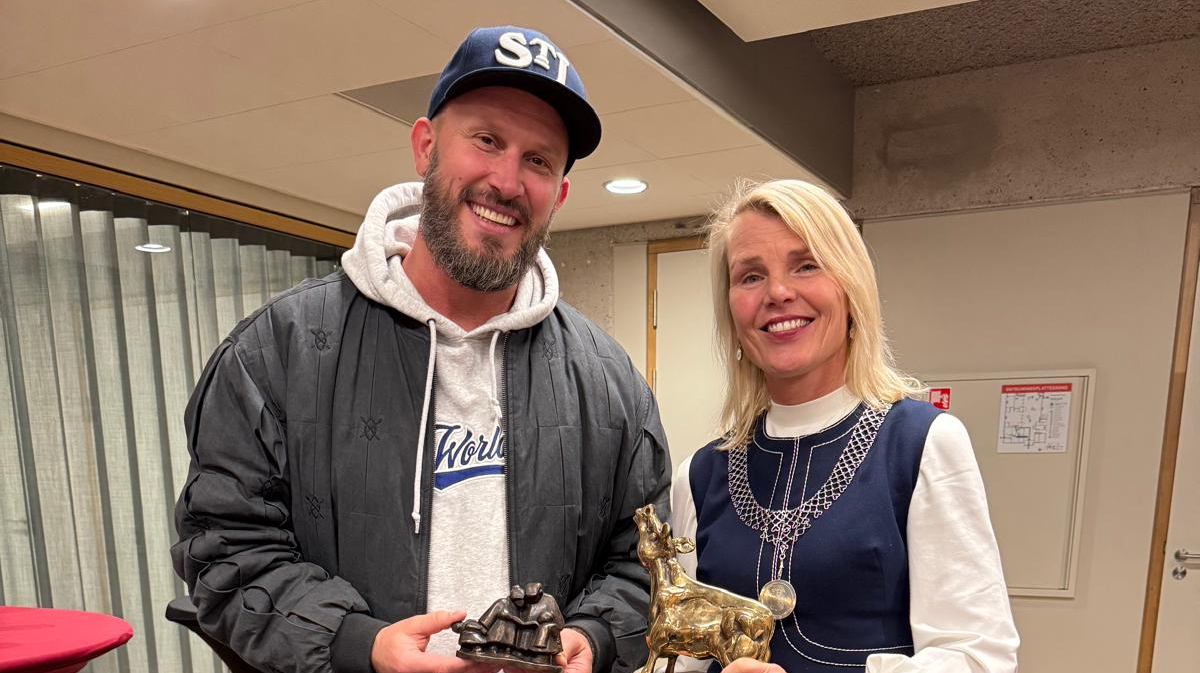 Uitreiking gemeentelijke onderscheiding aan Jonathan de Jong | Gemeente Voorst